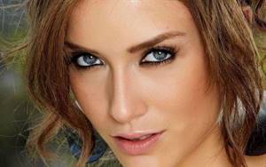 Swamp eyes: What determines swamp eye color?